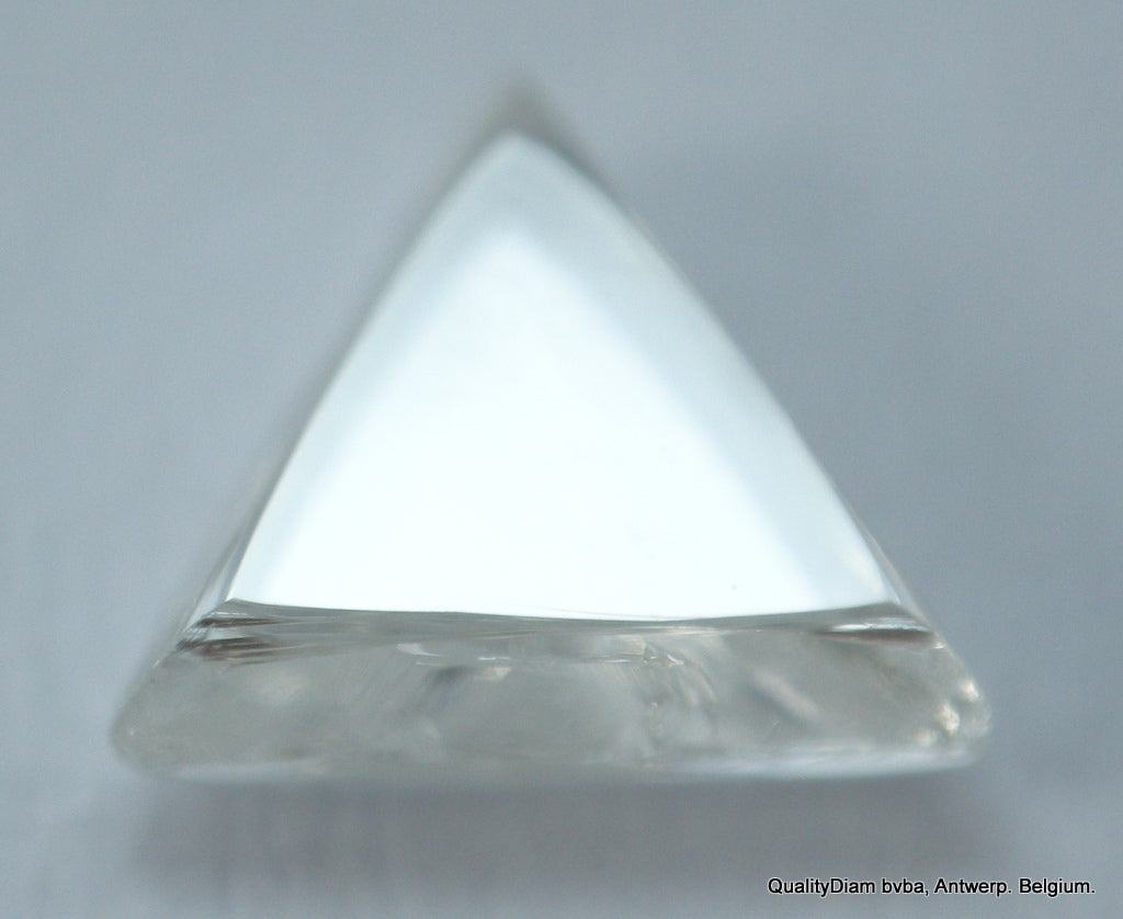 E VS1 Beautiful triangle shape natural diamond out from a diamond mine ...